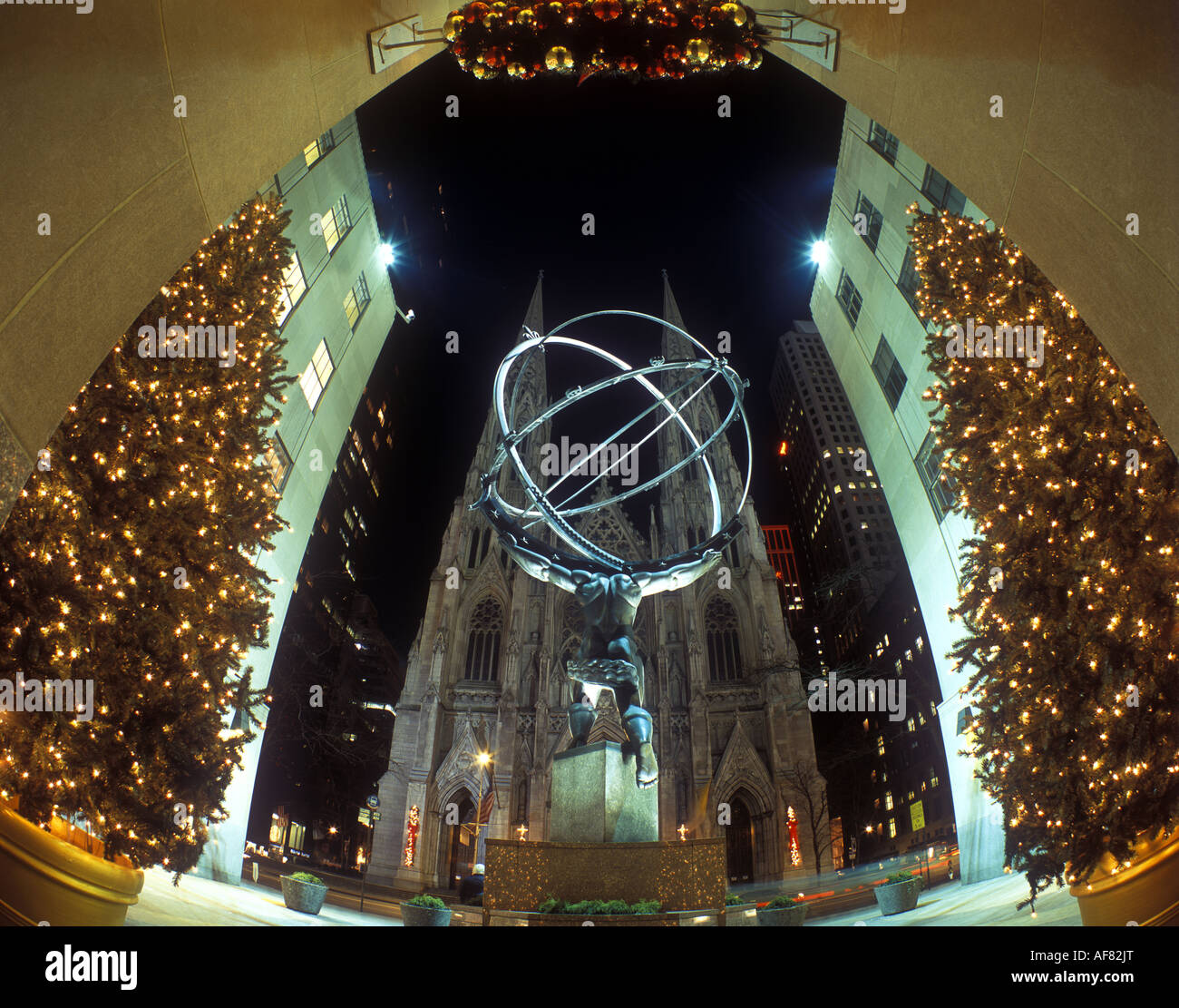 CHRISTMAS TREES ATLAS STATUE (©LEE LAWRIE 1937) ROCKEFELLER CENTER ...
