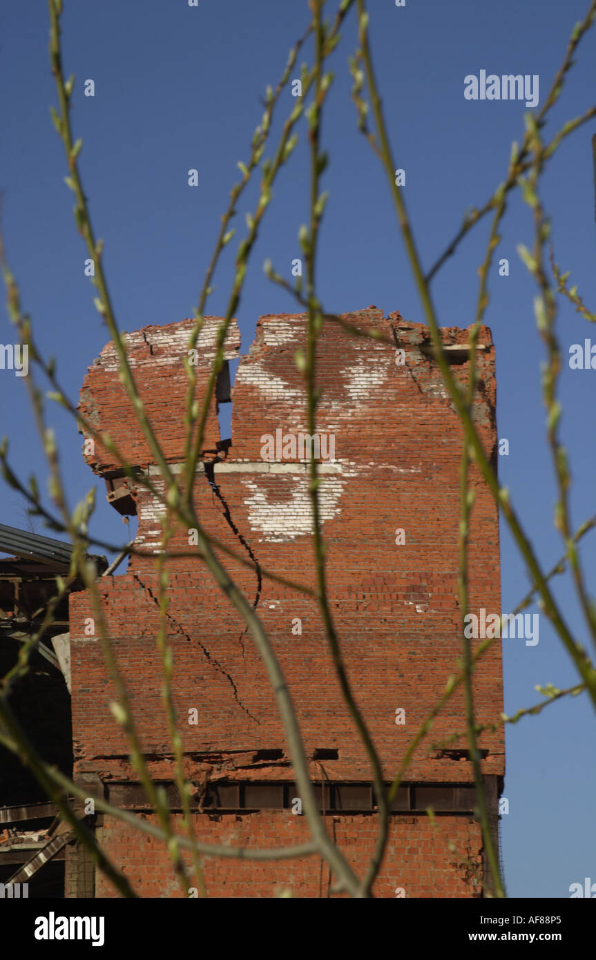 Destructible hi-res stock photography and images - Alamy