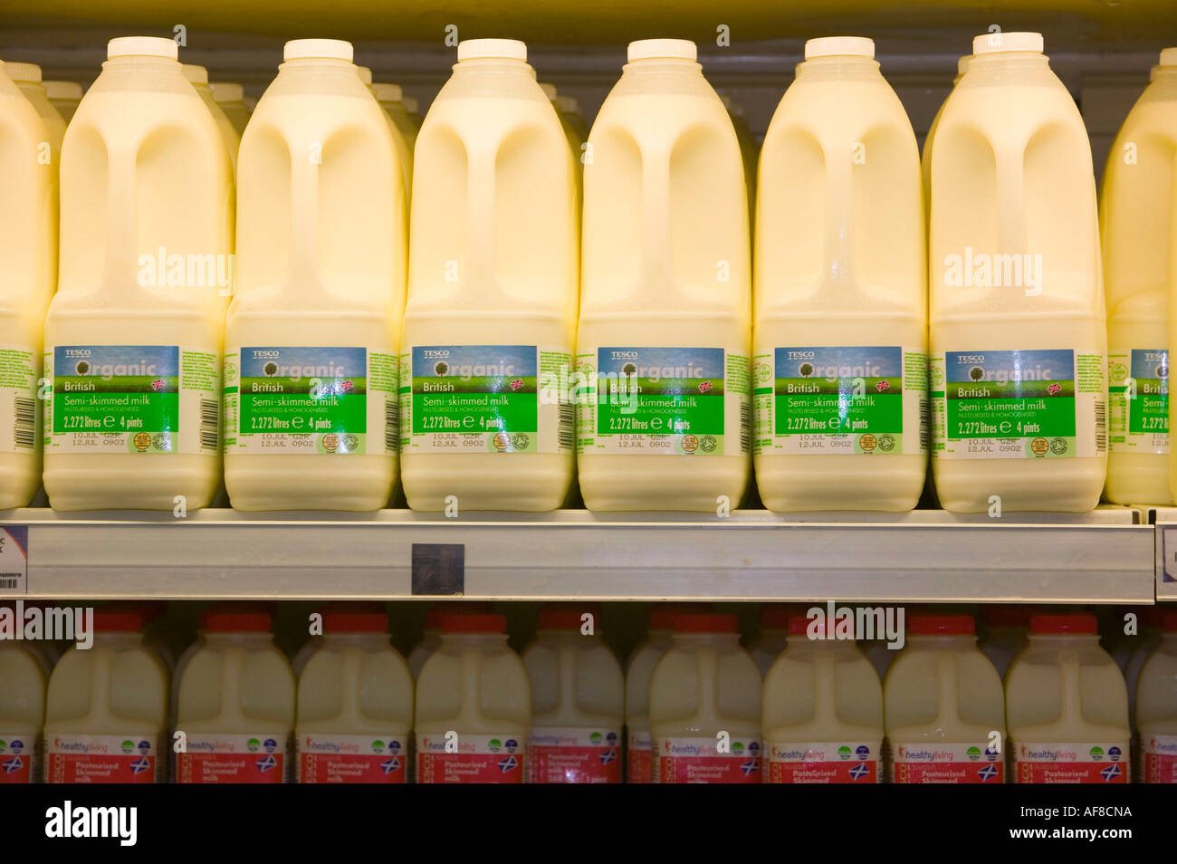 Organic milk tesco hi-res stock photography and images - Alamy