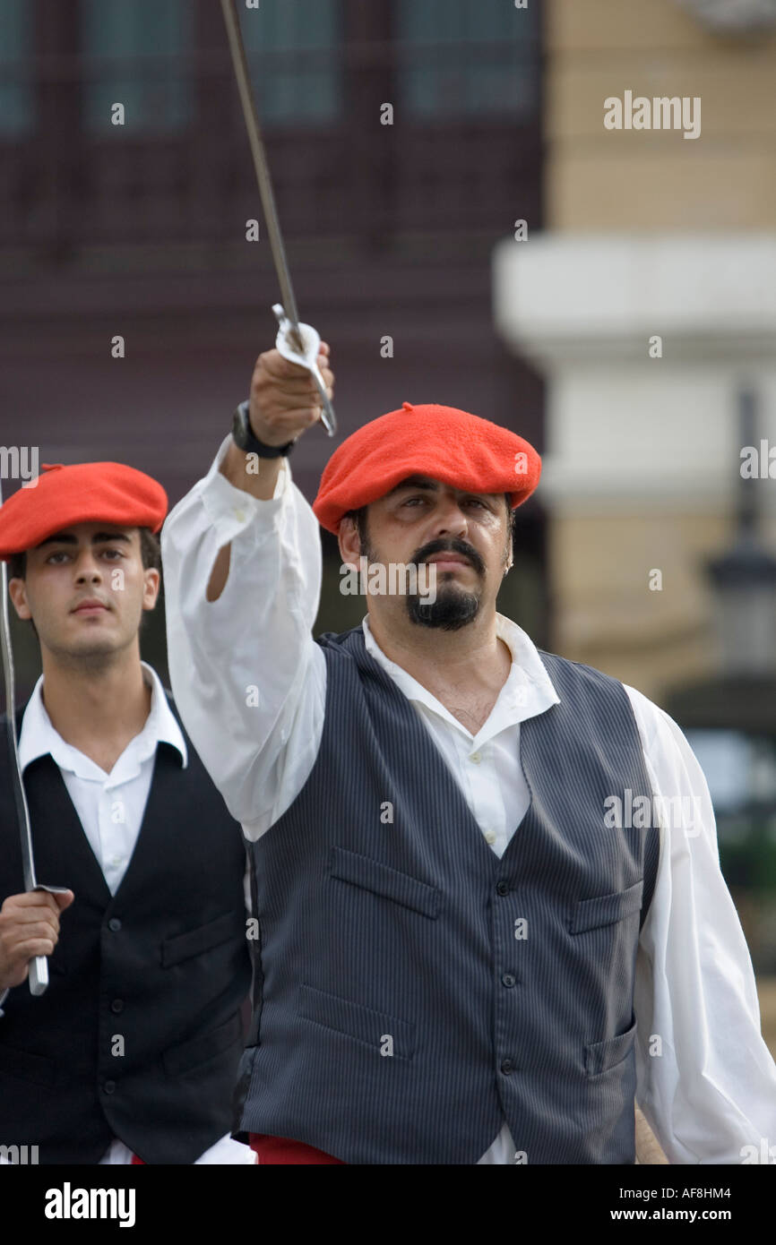 Basque Beret How To Wear at Sophie Clarkson blog
