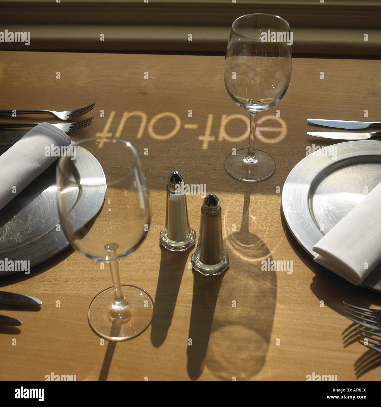 Table for two at Eat Out restaurant Stock Photo - Alamy