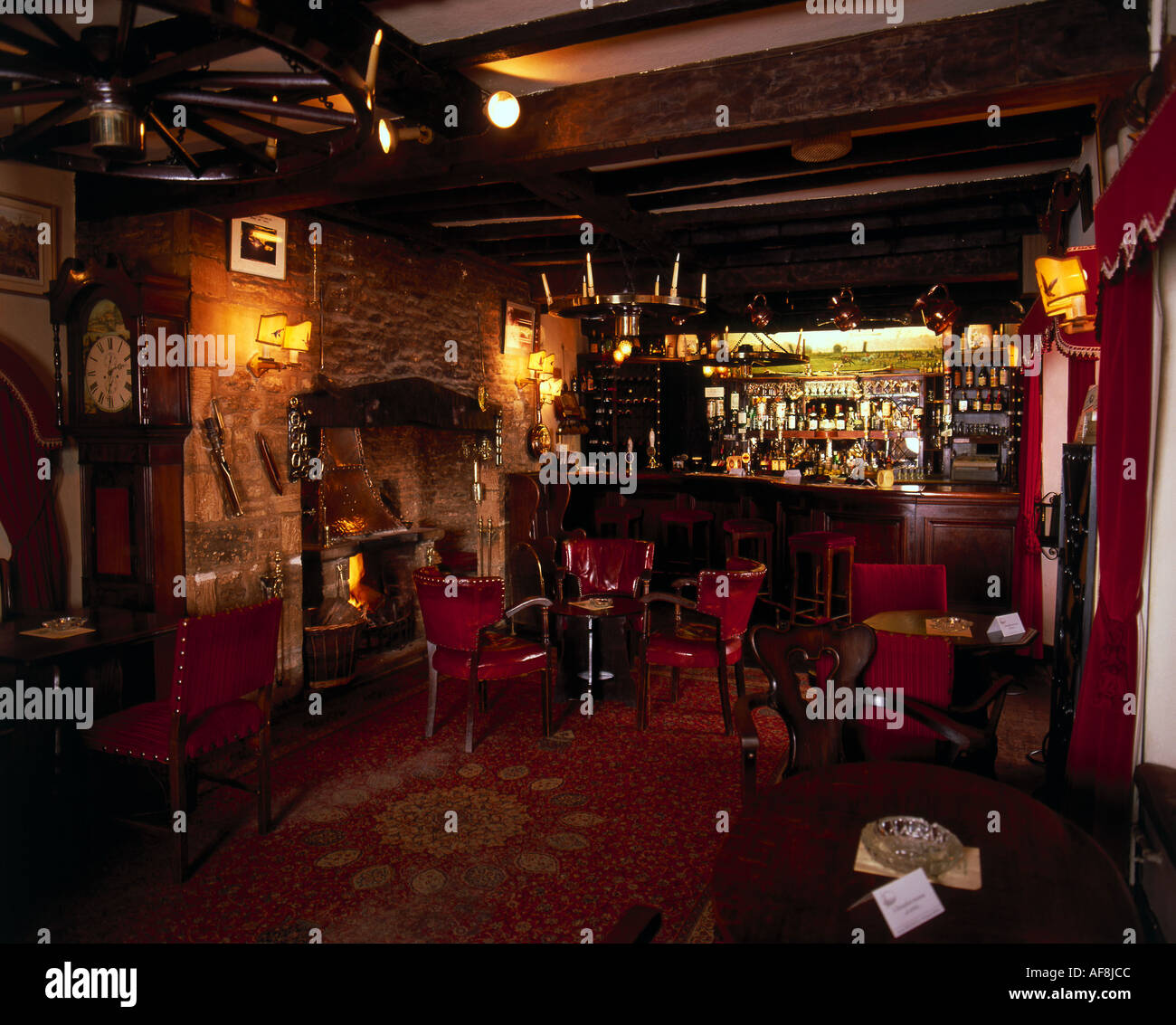 Cosy pub interior hi-res stock photography and images - Alamy