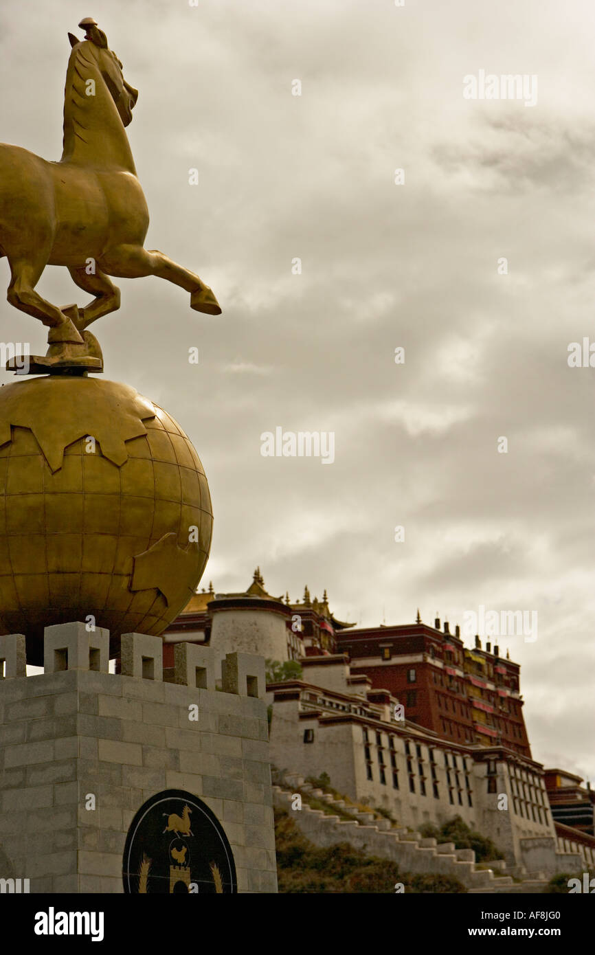 Prancing Horse Statue High Resolution Stock Photography and Images - Alamy