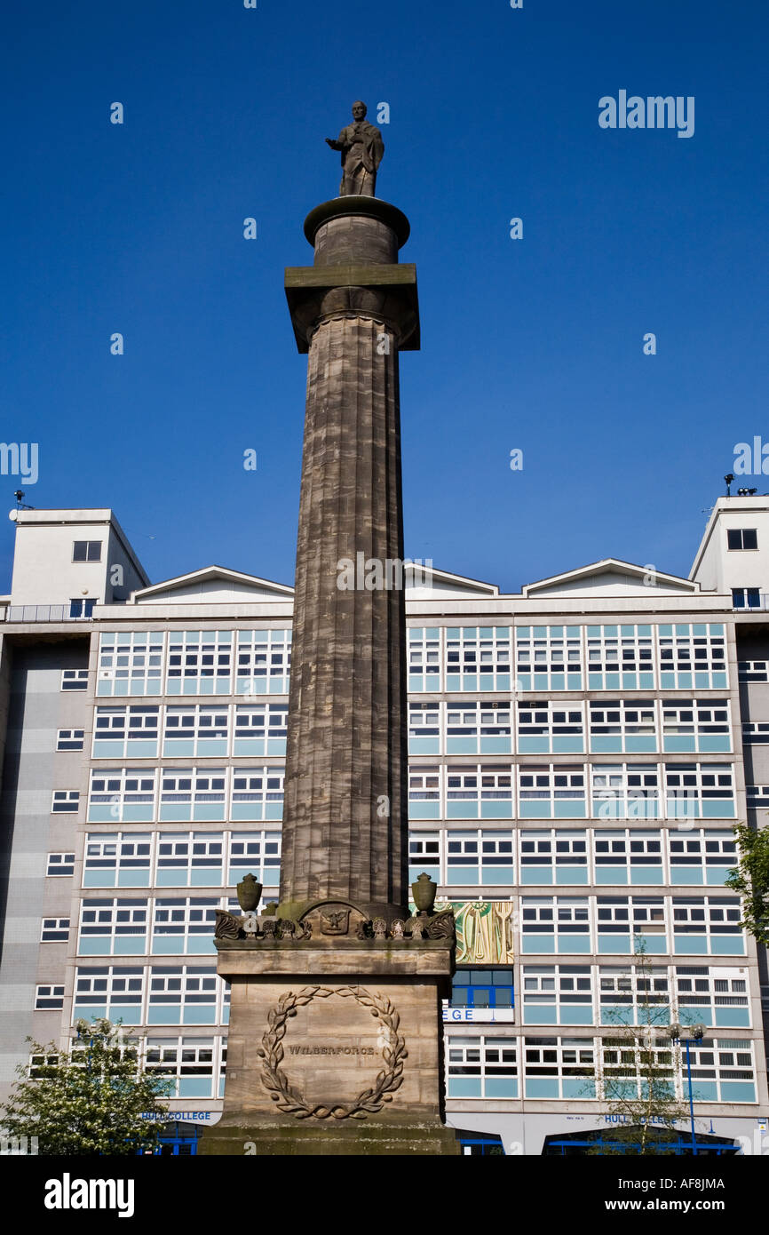 William wilberforce statue hi-res stock photography and images - Alamy