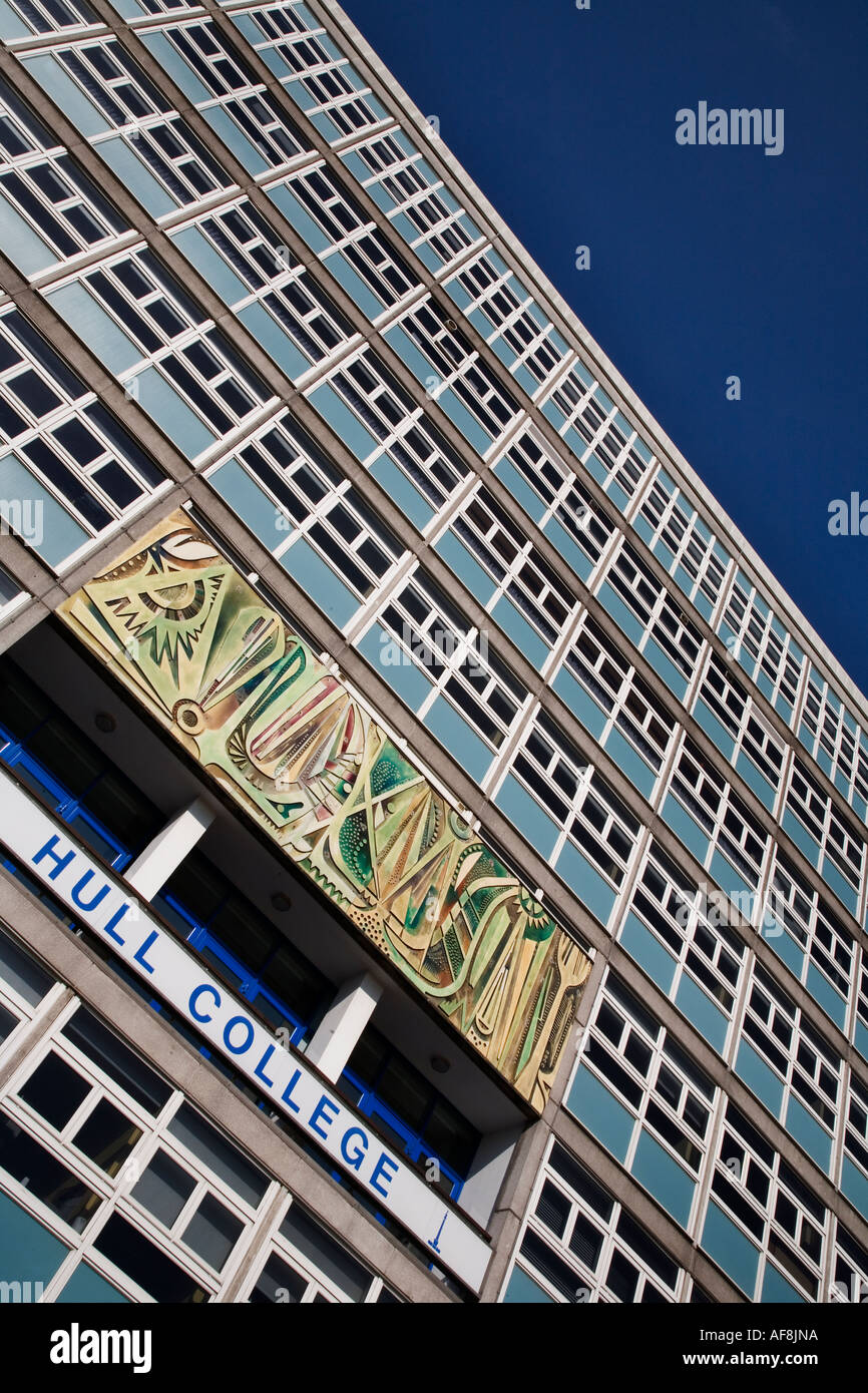 Hull college modern building hi-res stock photography and images - Alamy