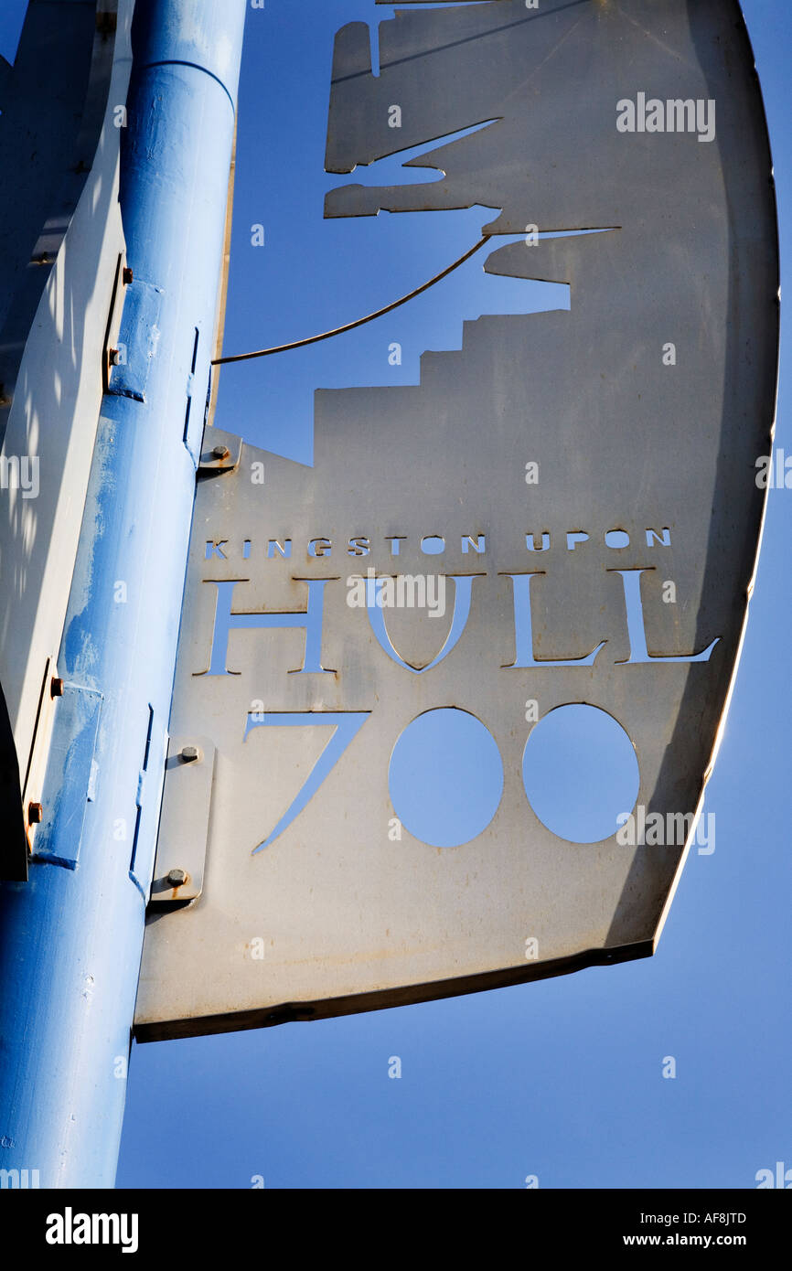 Metal Sculpture Commemorating the Hull 700 Celebrations Trinity Square ...