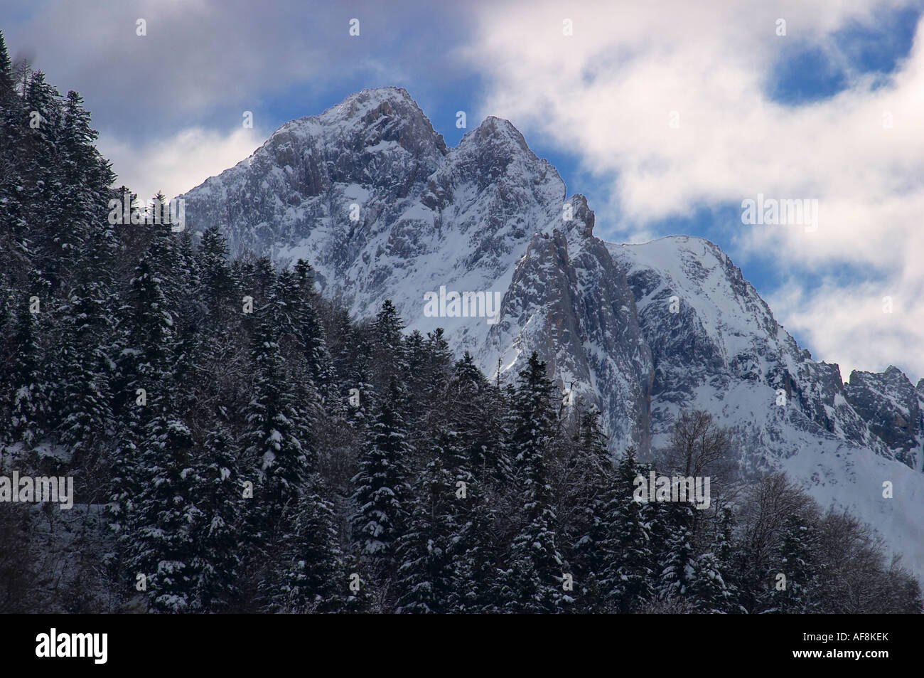 Vista del valle de Artiga de Lin. Vall d'Aran Lleida,Cataluña,España ...