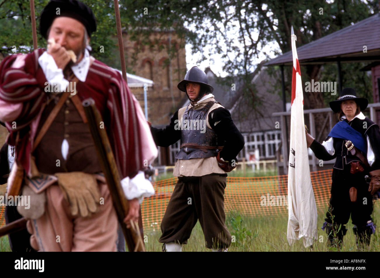 Civil war roundheads attack hi-res stock photography and images - Alamy