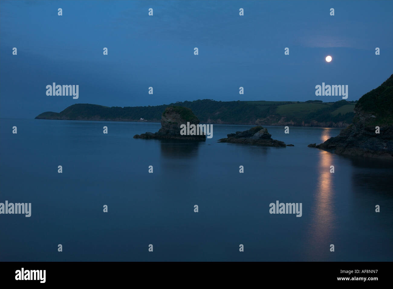 Moonlit bay hi-res stock photography and images - Alamy