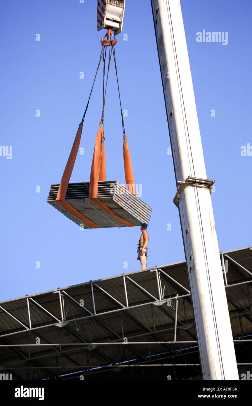 Roof truss lifting hi-res stock photography and images - Alamy