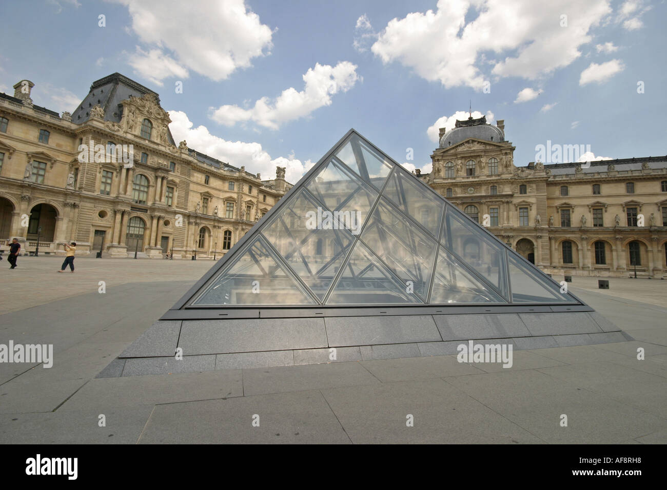 Pyramid water feature hi-res stock photography and images - Alamy