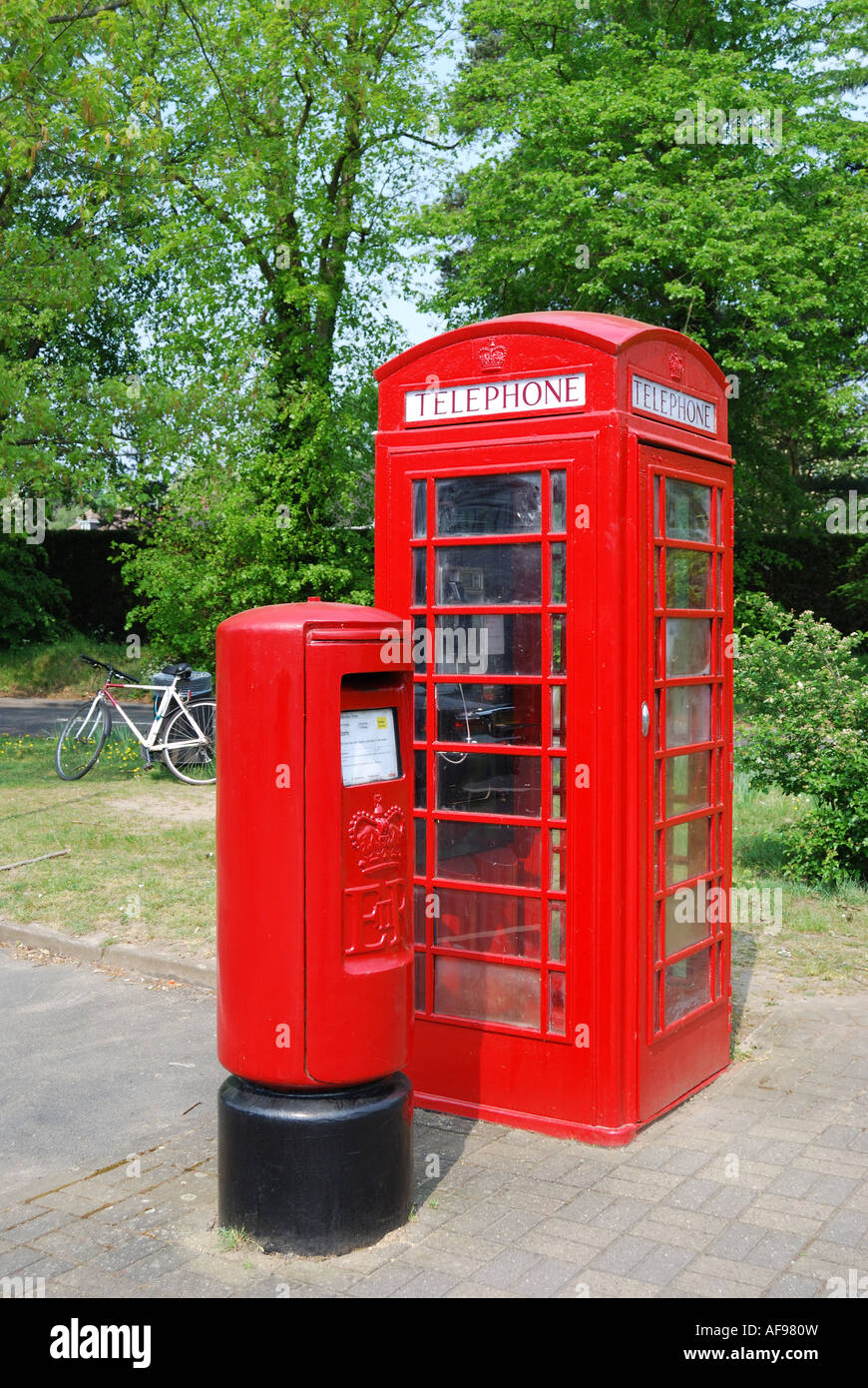 Telephone box and post box hi-res stock photography and images - Alamy