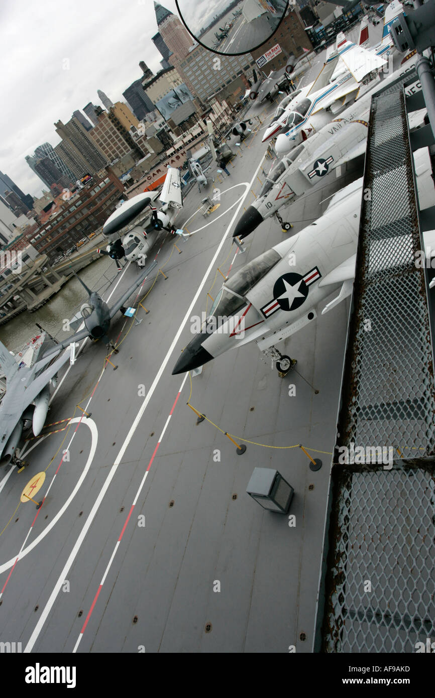 Aircraft Carrier Bridge High Resolution Stock Photography and Images ...