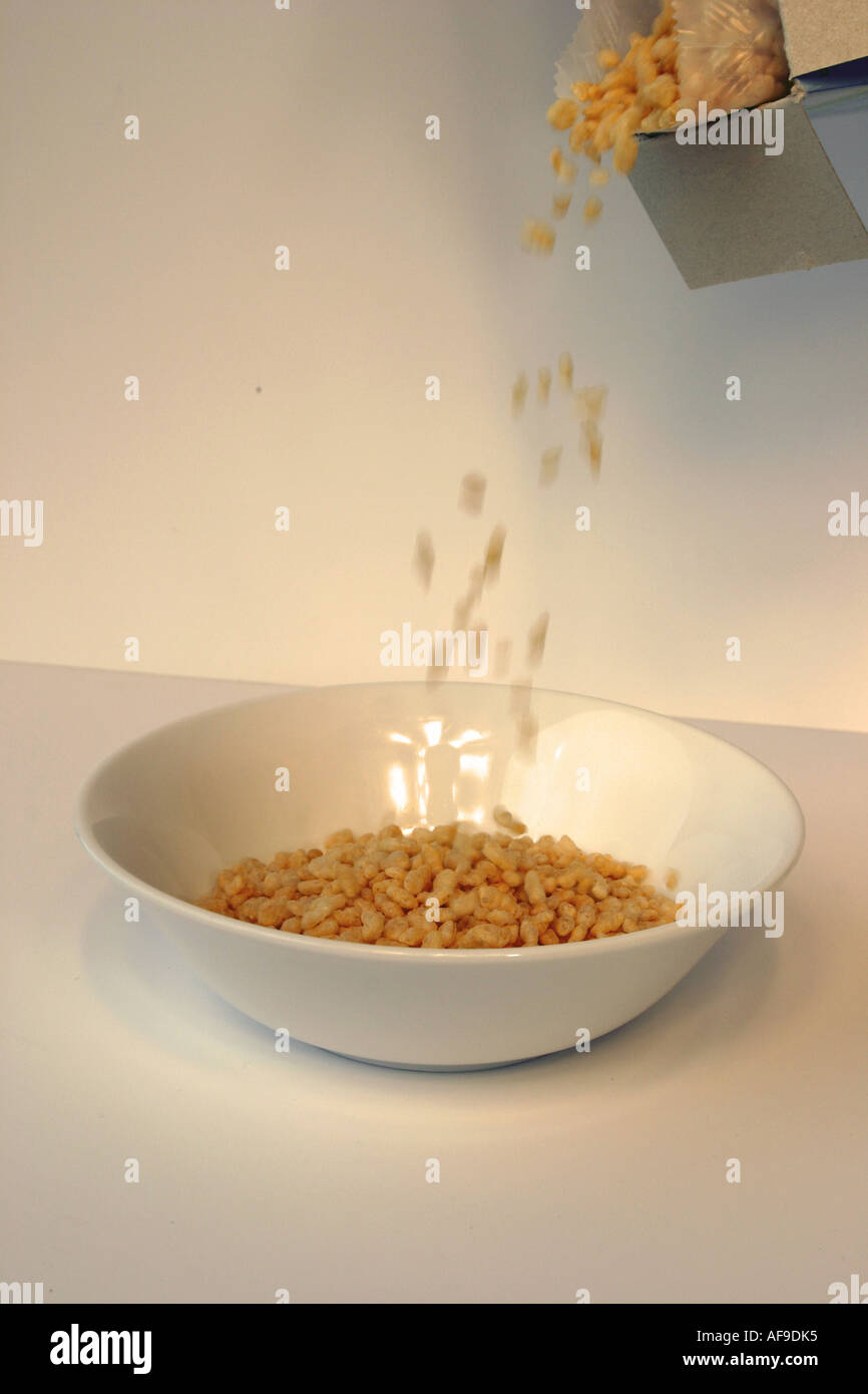 Photograph of breakfast cereal falling hi-res stock photography and ...