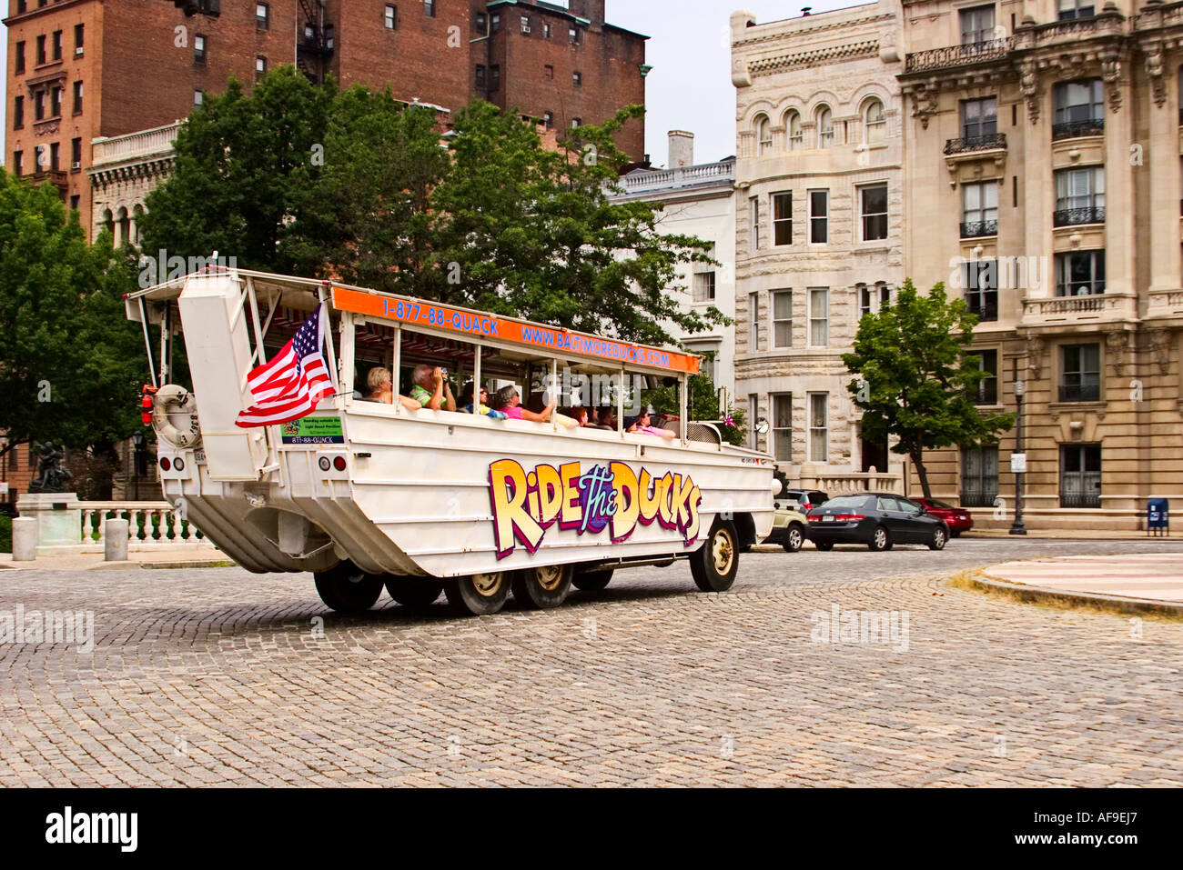 Duck boat at mount vernon place hi-res stock photography and images - Alamy