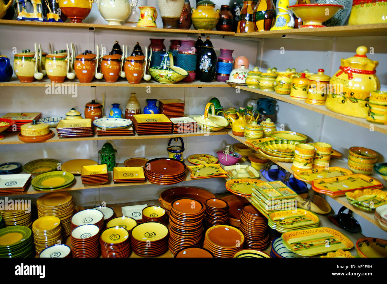 Antique ceramic pots spain hi-res stock photography and images - Alamy