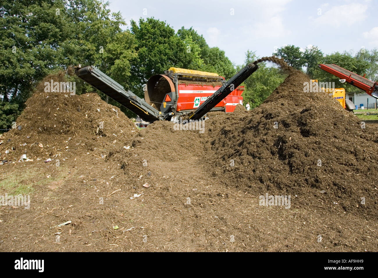 Creating from waste hi-res stock photography and images - Alamy