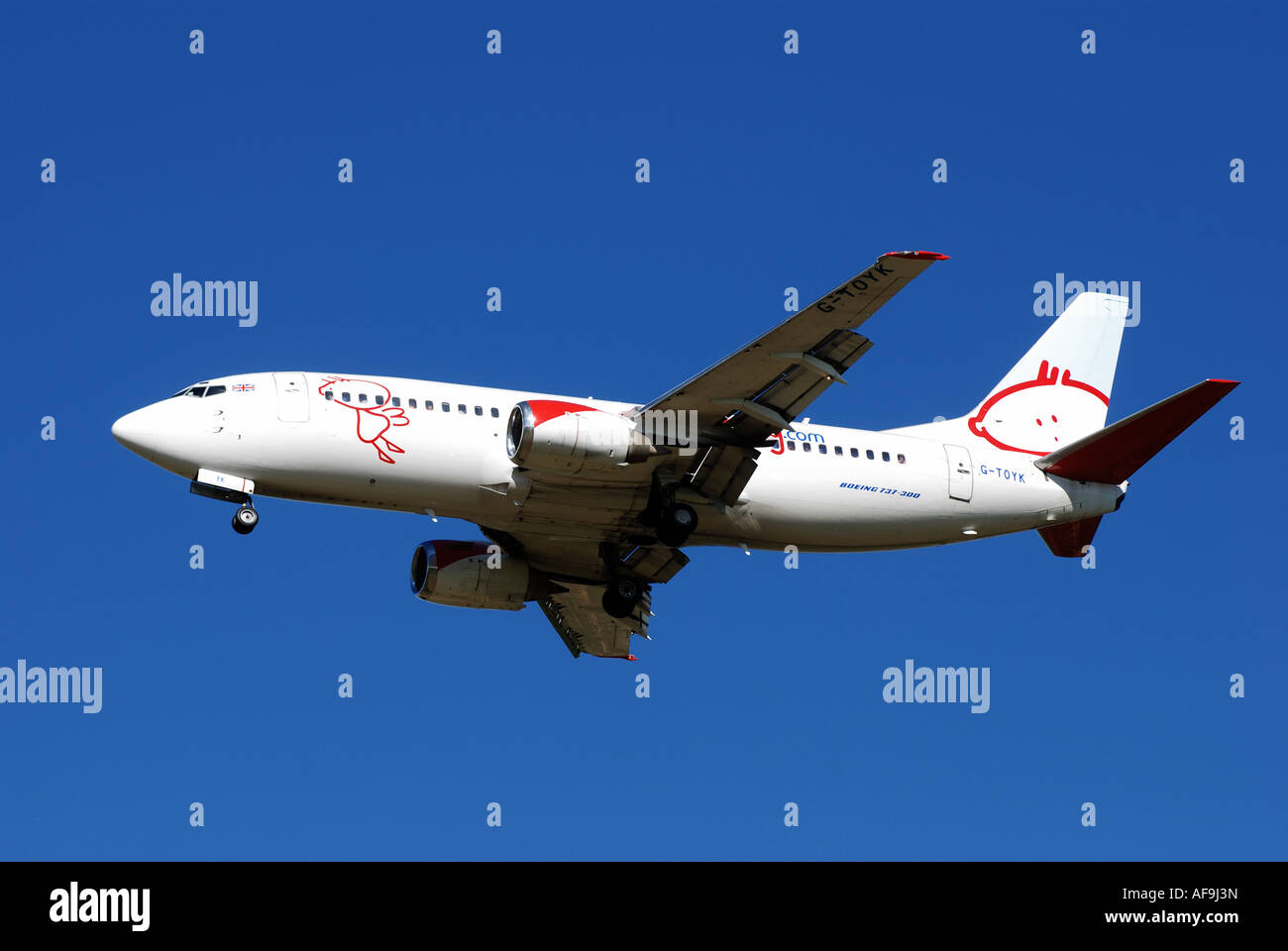 bmi baby Boeing 737 aircraft approaching Birmingham International ...