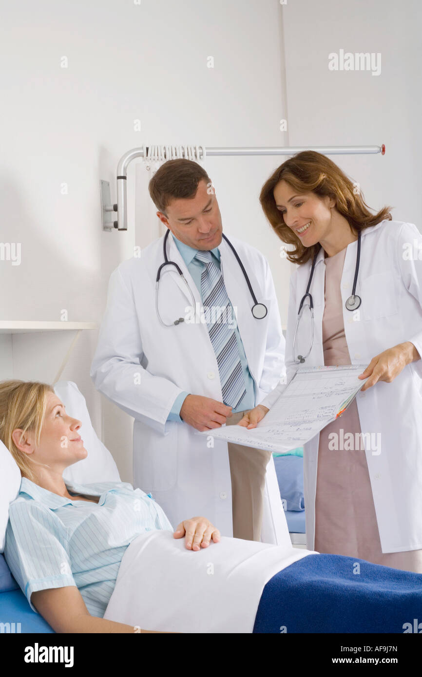 Crowd hospital ward hi-res stock photography and images - Alamy