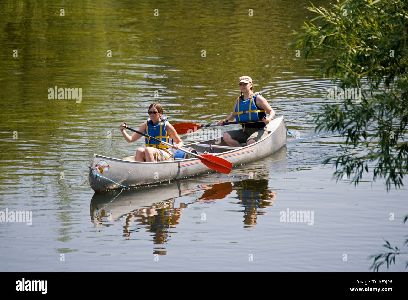 Two canoe paddles hi-res stock photography and images - Alamy