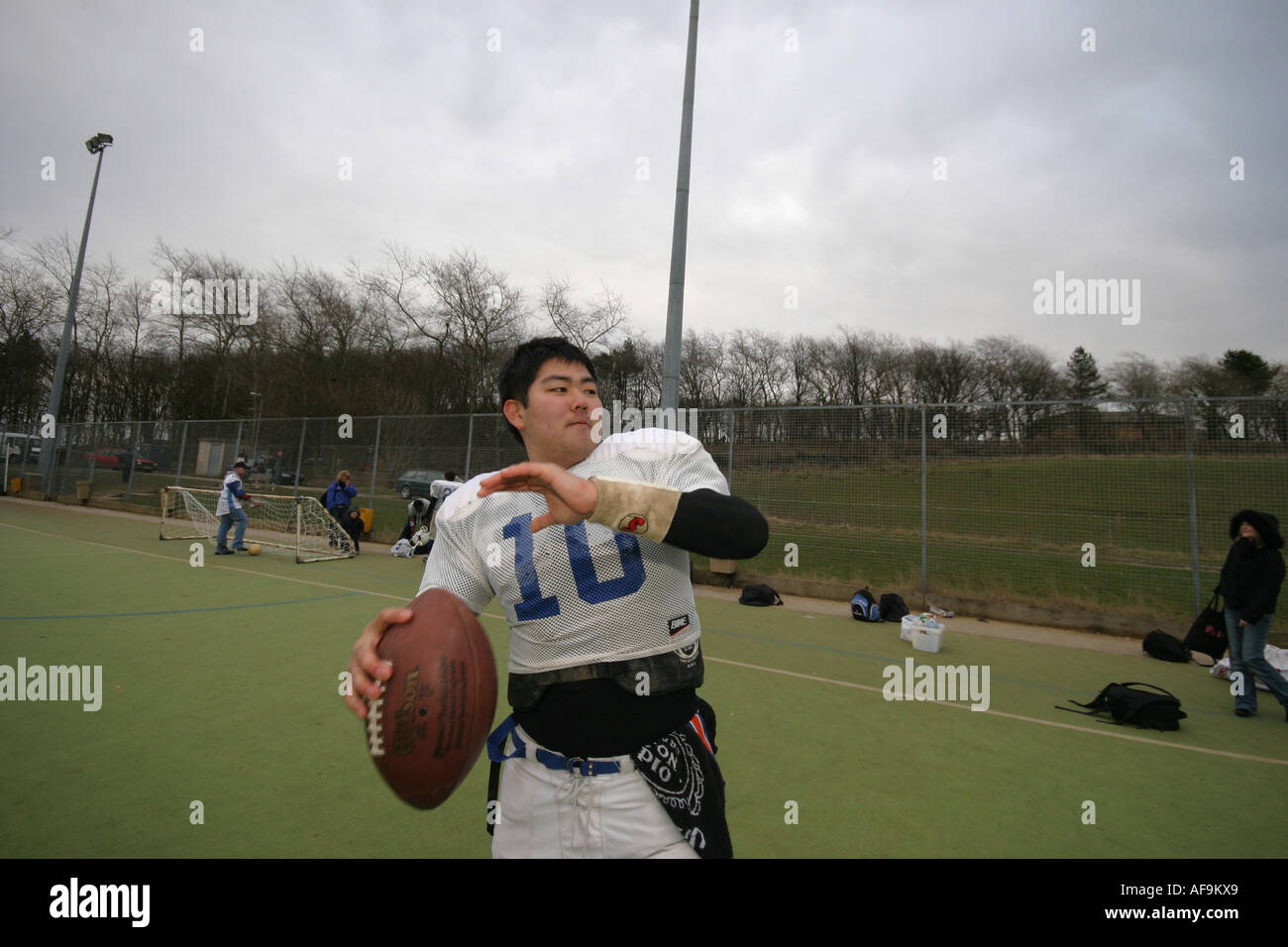 Photograph of football action hi-res stock photography and images - Alamy