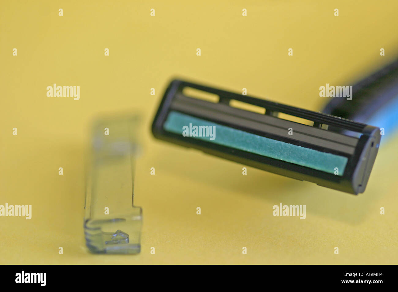 Disposable razor man and woman hi-res stock photography and images - Alamy