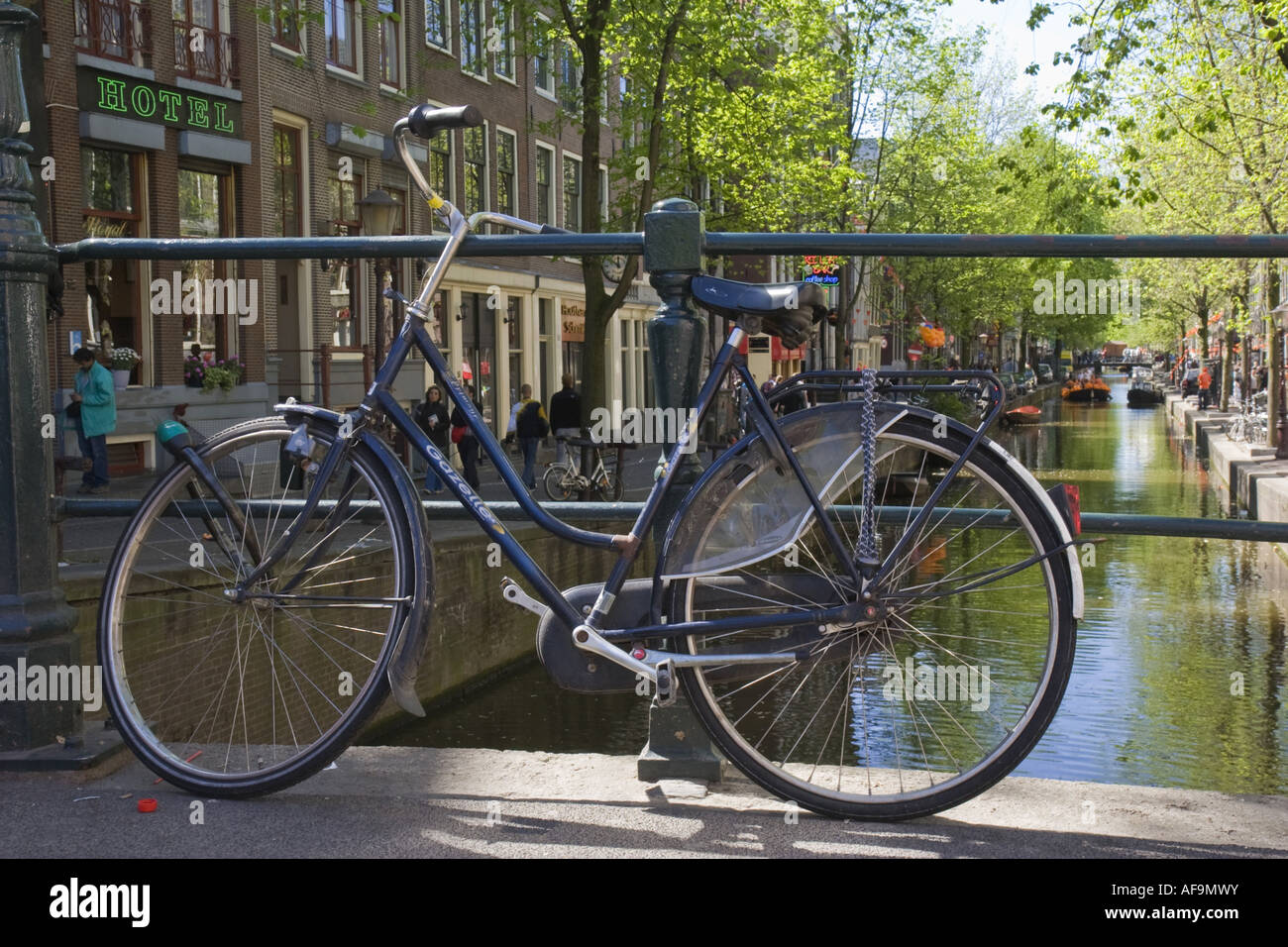 typical Dutch bicycle on a bridge, Netherlands, Amsterdam Stock Photo ...