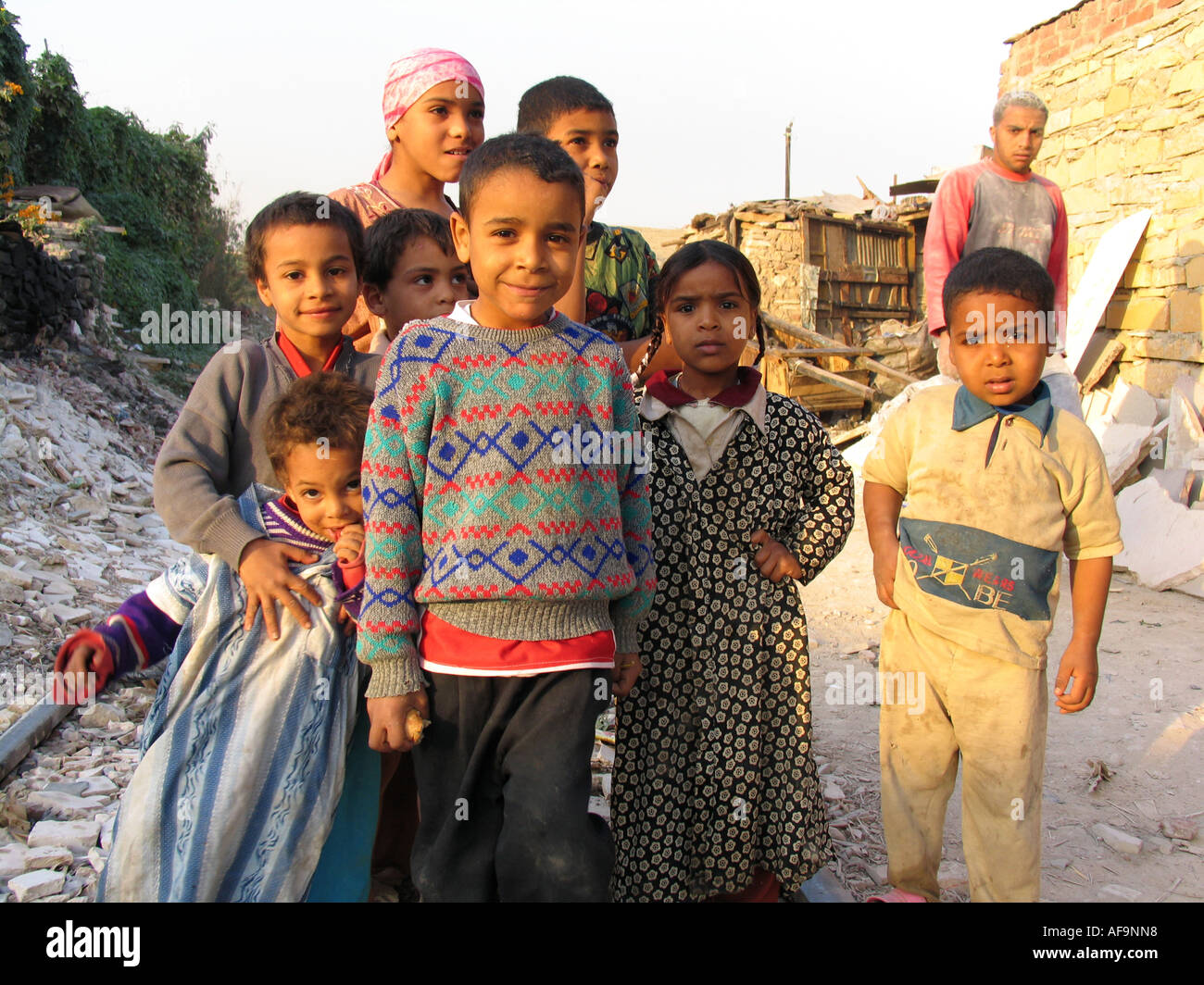 Curious children in poor area of Cairo, Egypt, Kairo Stock Photo - Alamy