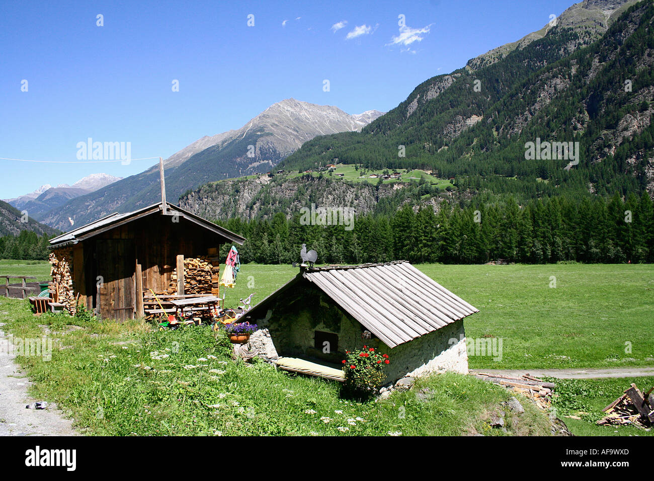 Alpen Bauernhof Alpine Farm Stock Photo - Alamy