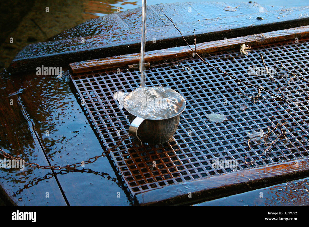 Brunnen mit frischem Wasser Wells with fresh water Stock Photo - Alamy