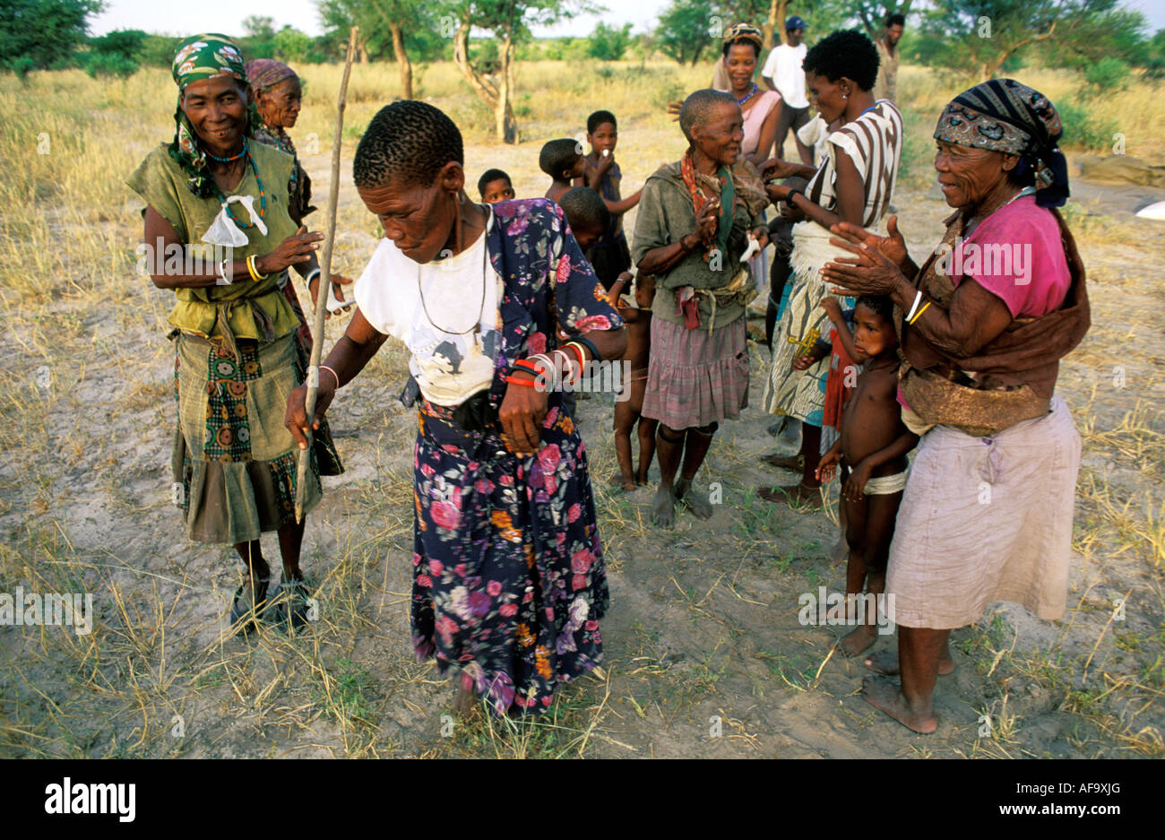 Kua bushman women dancing Molapo, Central Kalahari Game Reserve ...