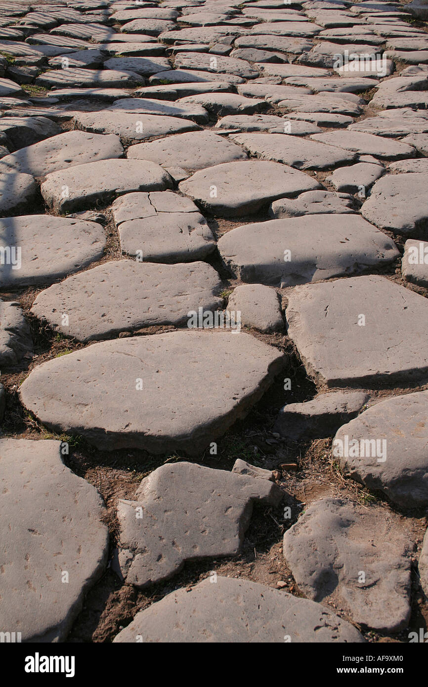 Pflasterstraße in Rom Paving-stone street in Rome Stock Photo - Alamy
