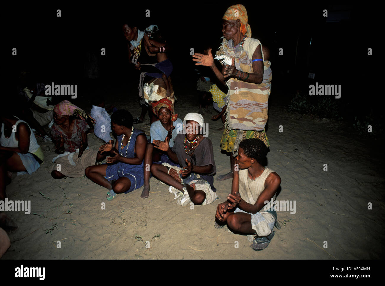 Bushman dancing hi-res stock photography and images - Alamy