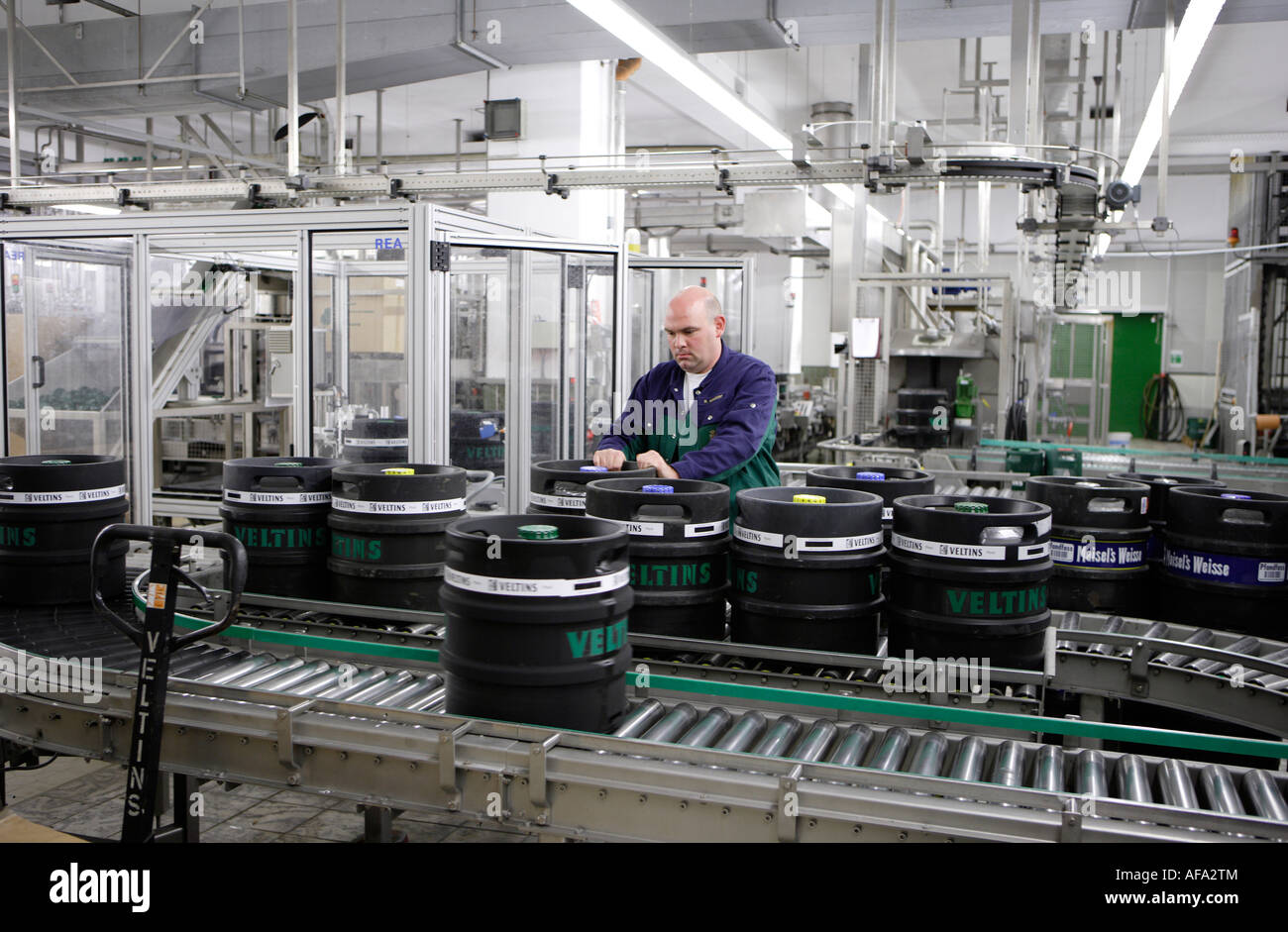Computer controlled conveyor belt hi-res stock photography and images ...