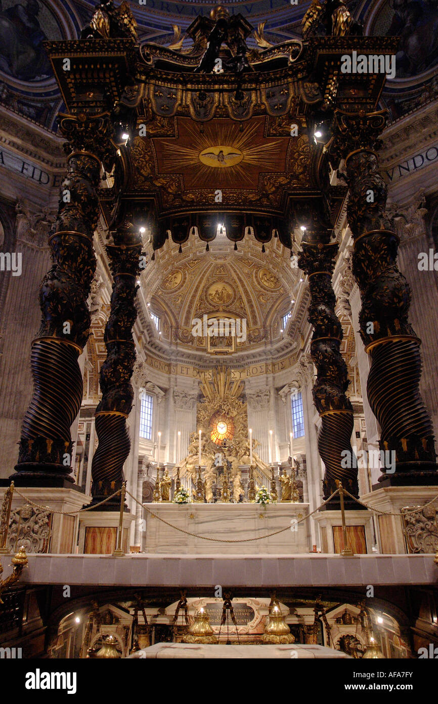 Papal throne hi-res stock photography and images - Alamy