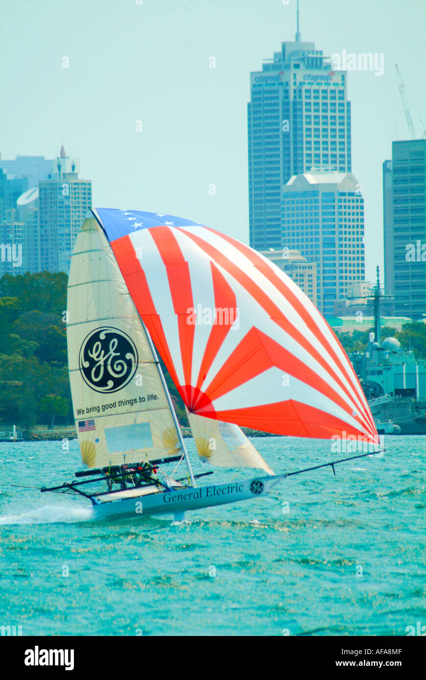 18 foot skiff sailing on sydney harbour australia Stock Photo - Alamy