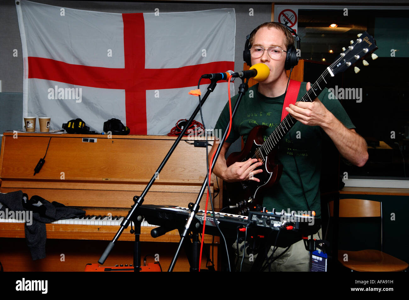 Caribou playing on the Mark Radcliffe Stuart Marconi show live on Radio ...
