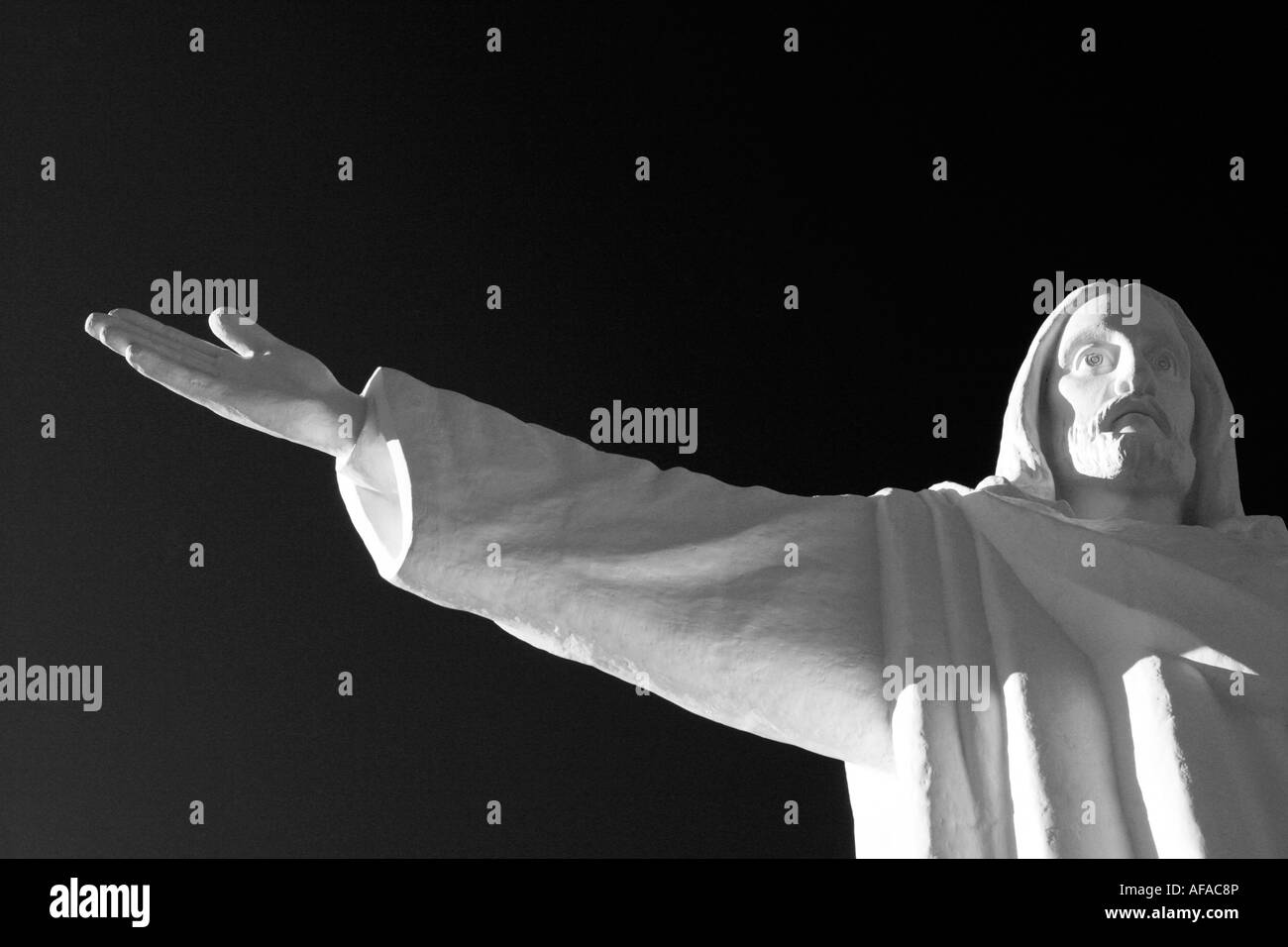 Black christ statue hi-res stock photography and images - Alamy