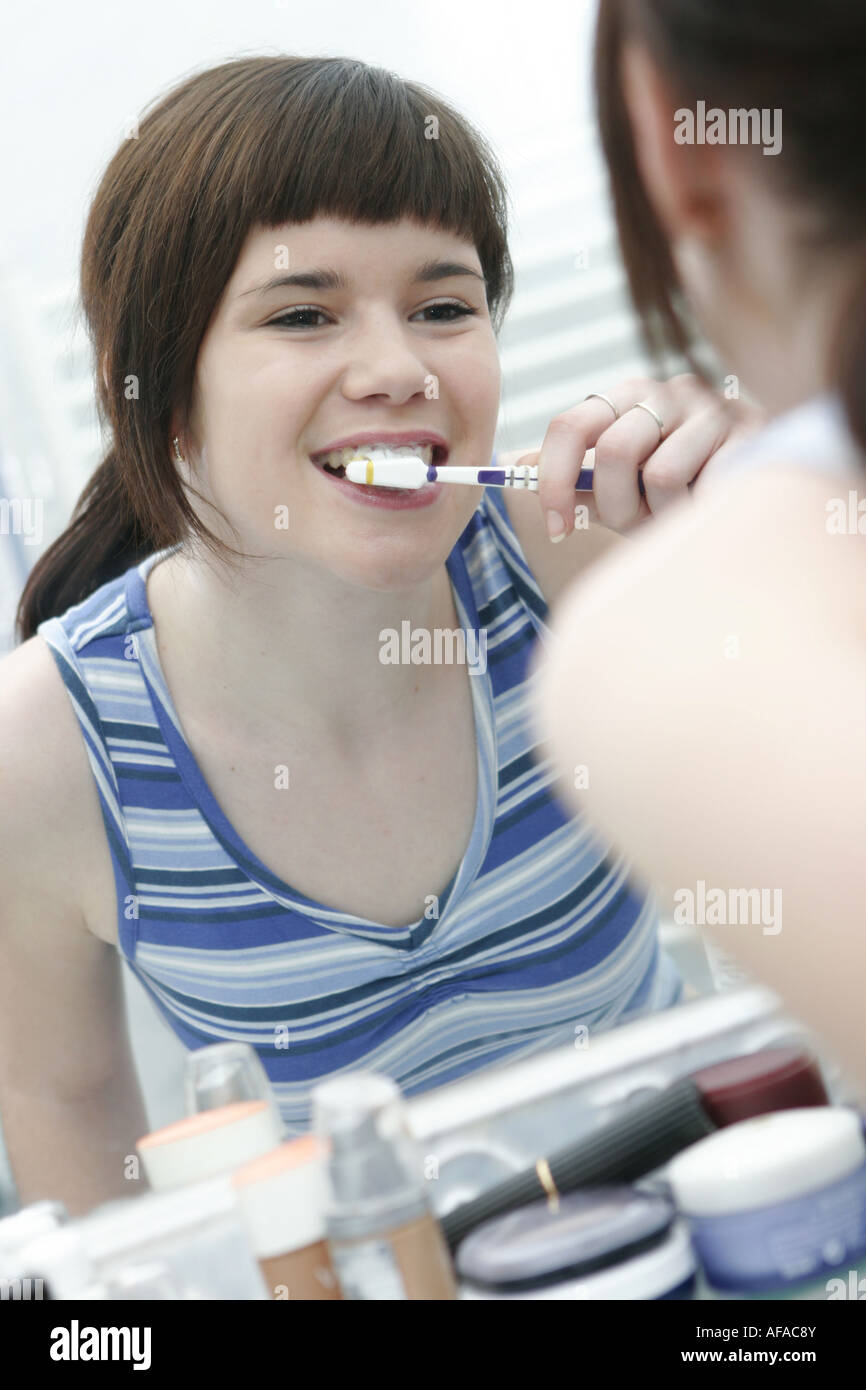 Teenagers room cleaning hi-res stock photography and images - Alamy