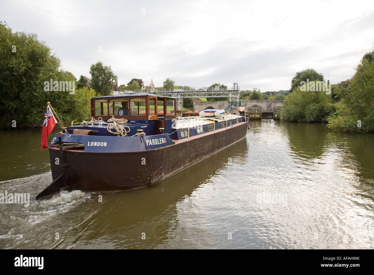 London barge heading towards East Farleigh lock on the River Medway ...