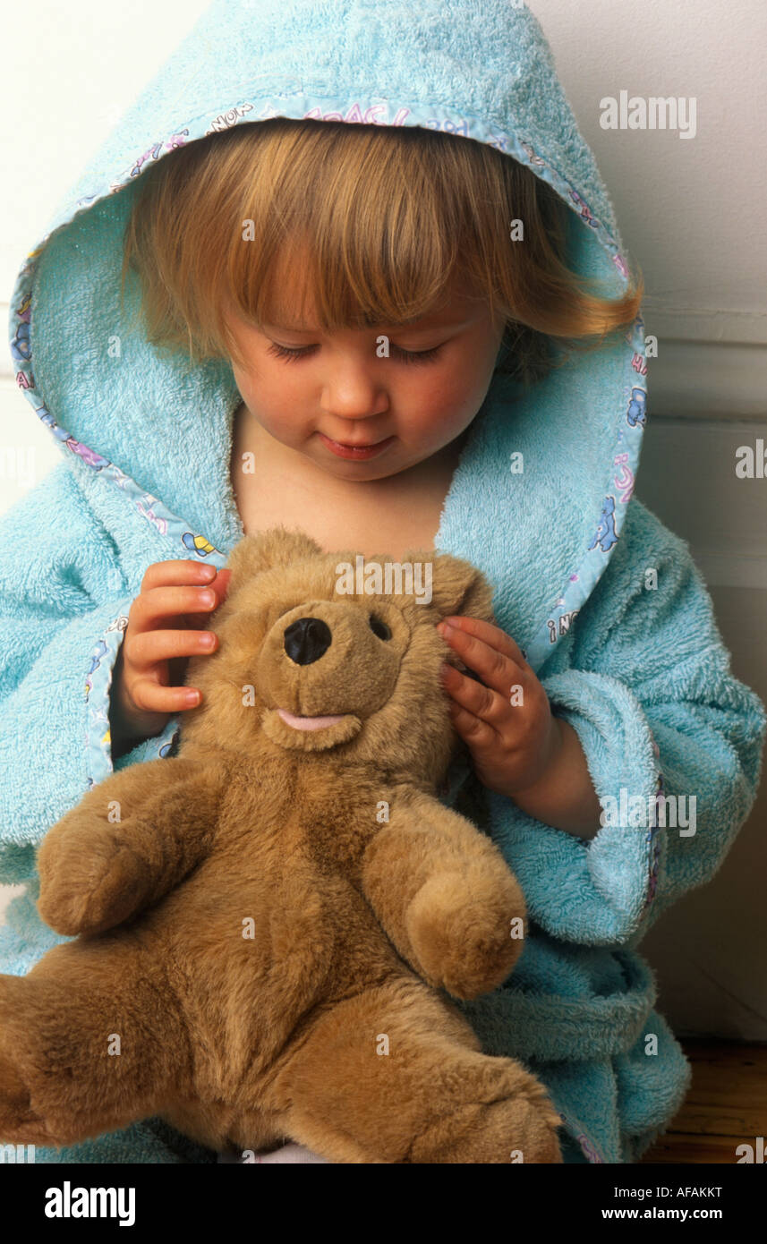 Children holding teddy bears hi-res stock photography and images - Alamy