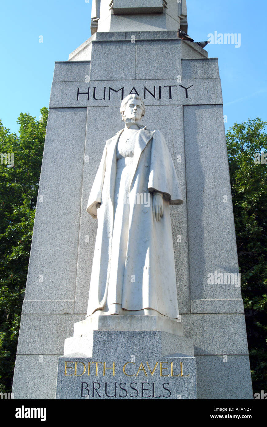 Statue of Nurse Edith Cavell in St Martin s Place Trafalgar Square ...