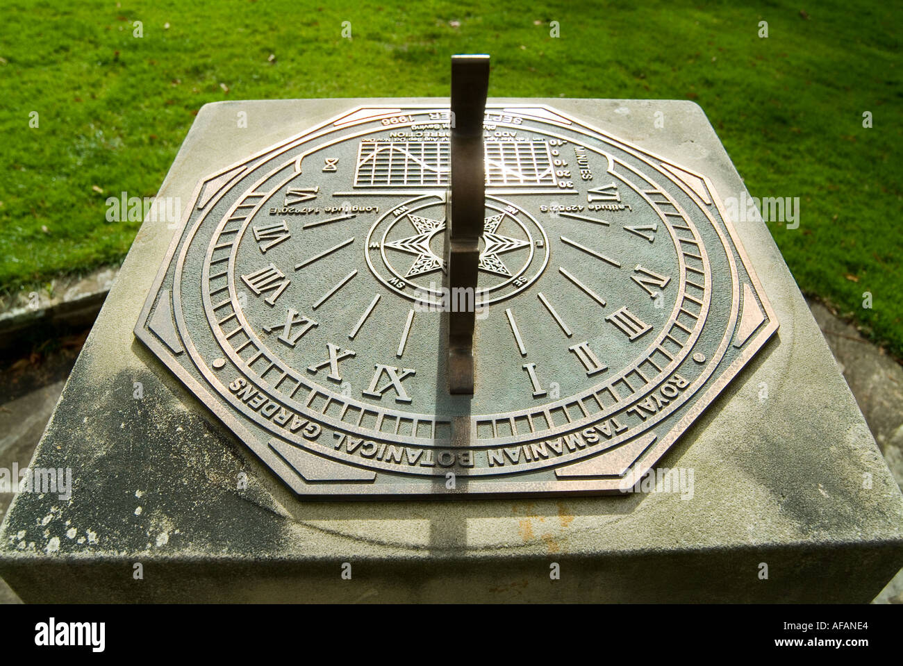 Brass sundial hi-res stock photography and images - Alamy