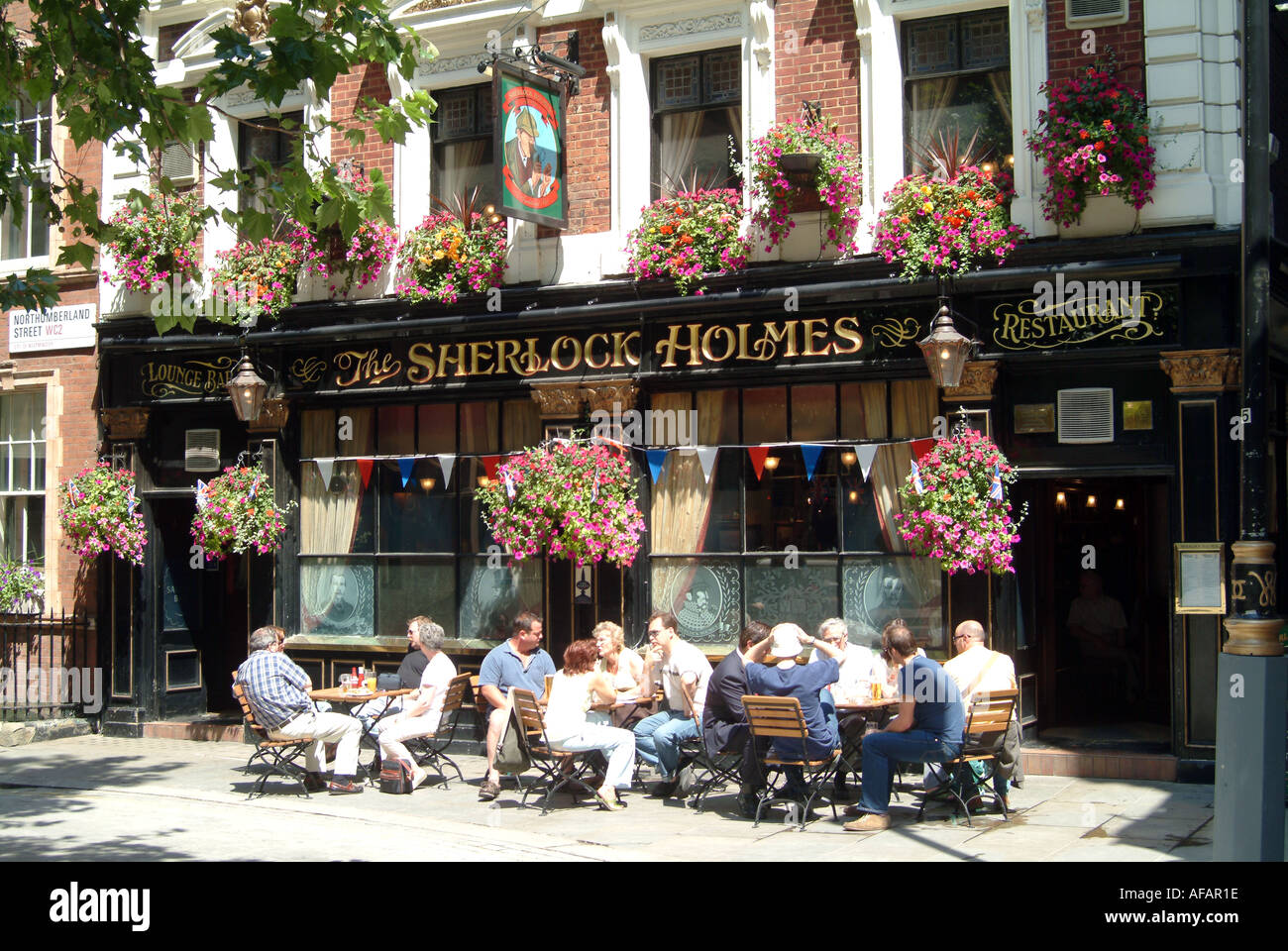 Sherlock Holmes pub London England Stock Photo - Alamy