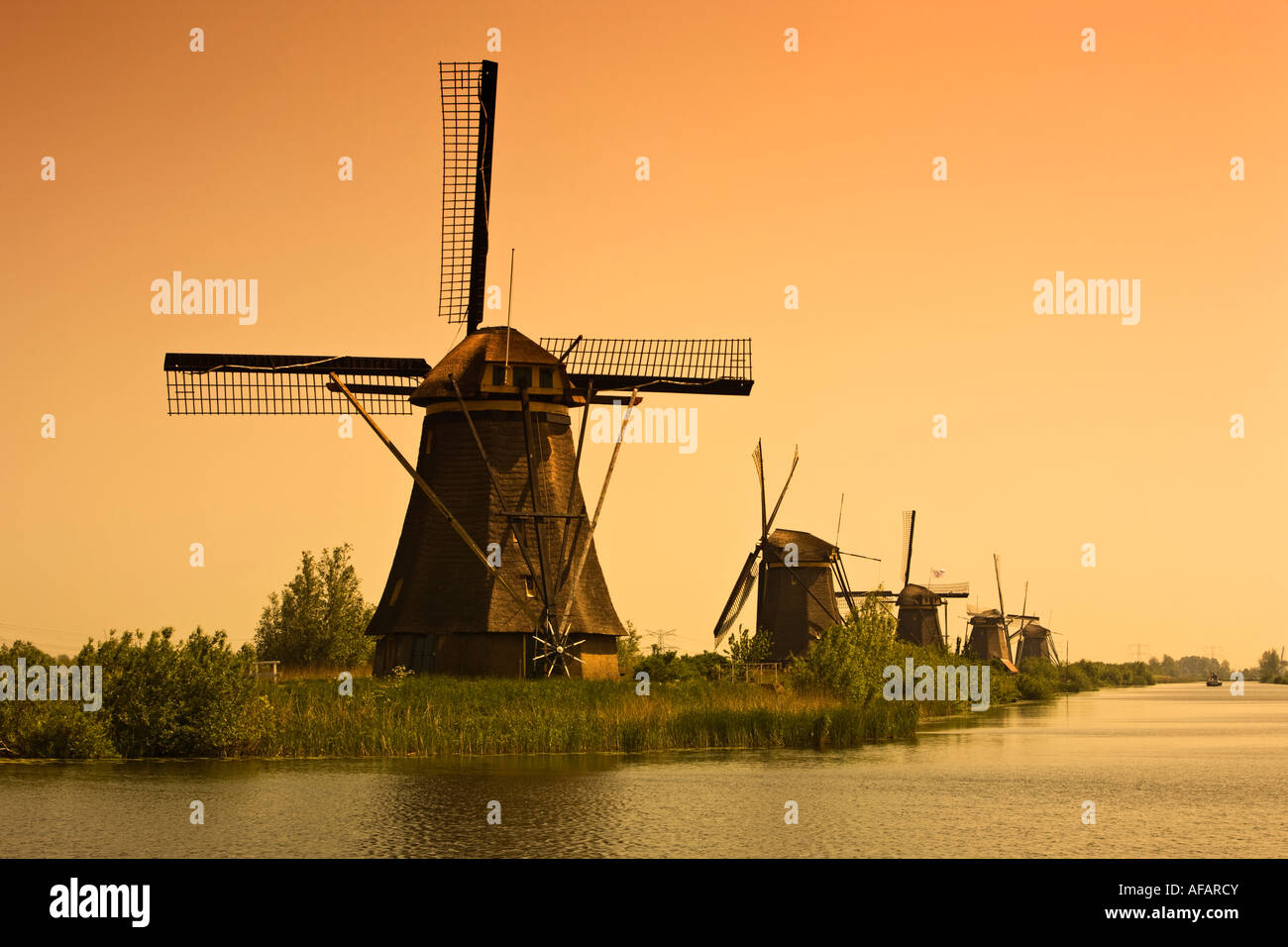Netherlands windmill hi-res stock photography and images - Alamy