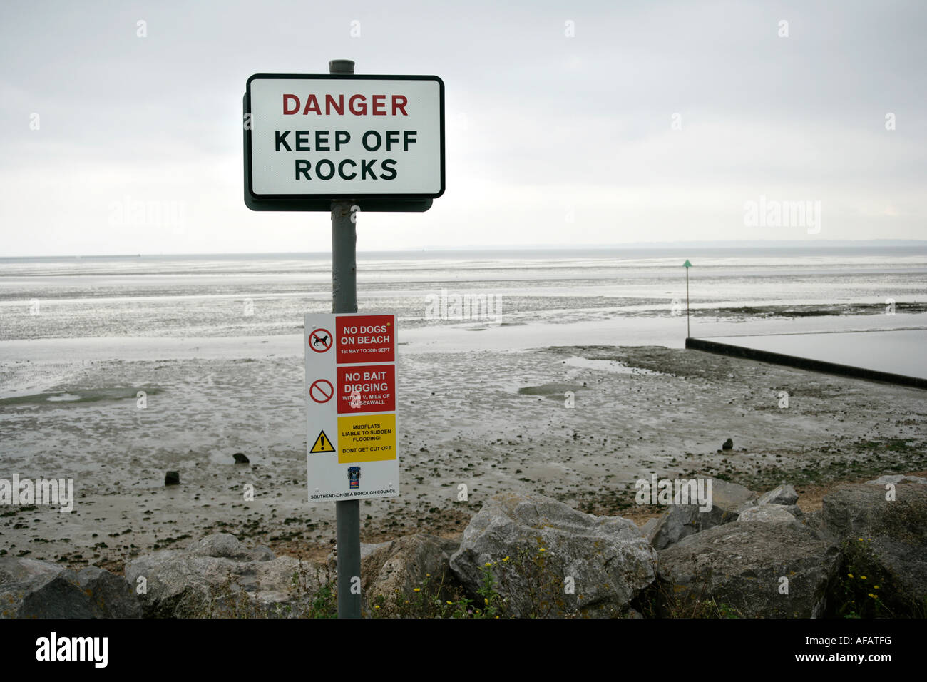 Keep Off Rocks warning sign, Shoebury East Beach near Southend on Sea ...
