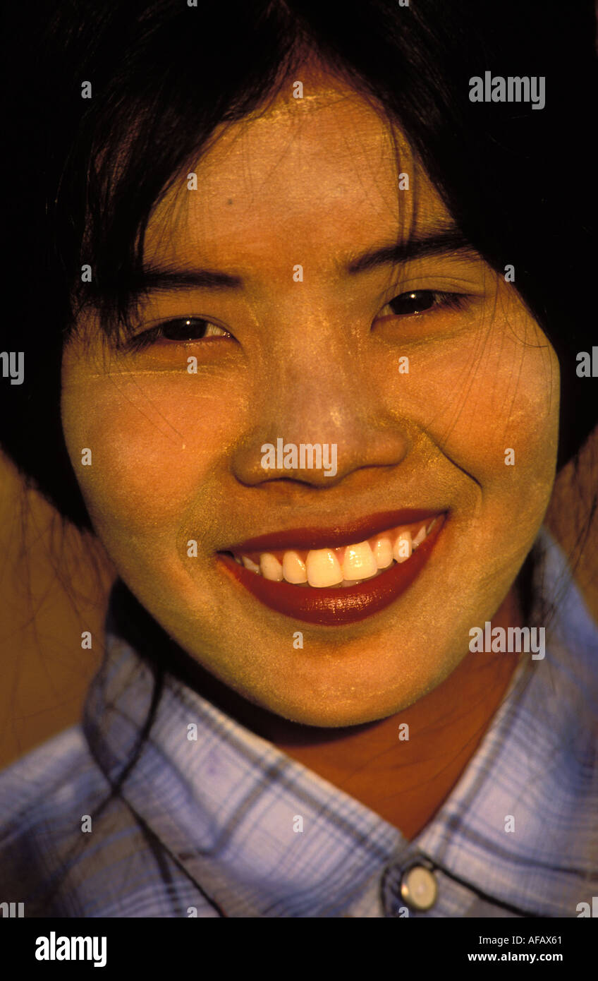 Bagan portrait of a Burmese girl Bagan portrait of a Burmese girl Bagan ...