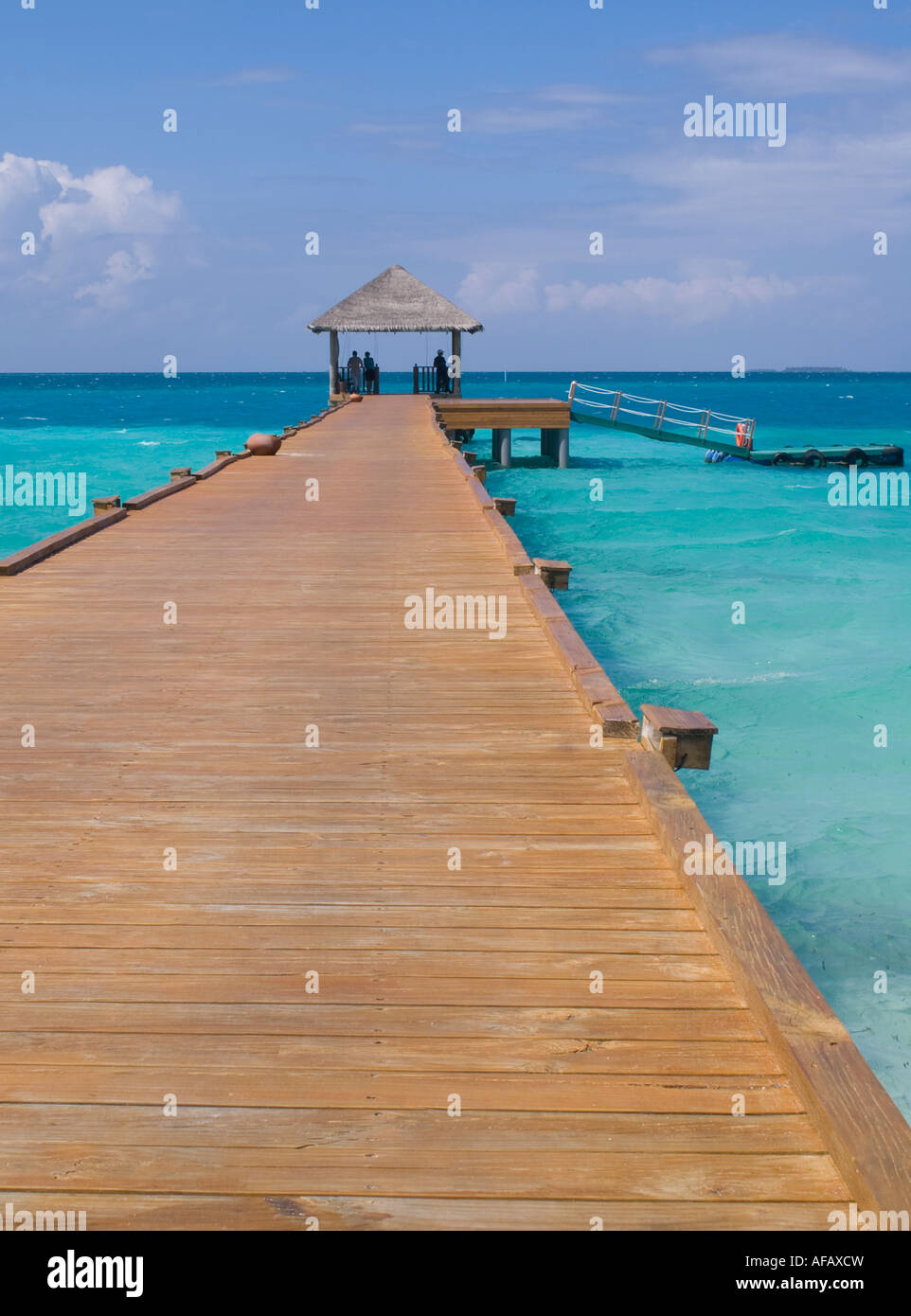 Landing jetty Maldives Stock Photo - Alamy