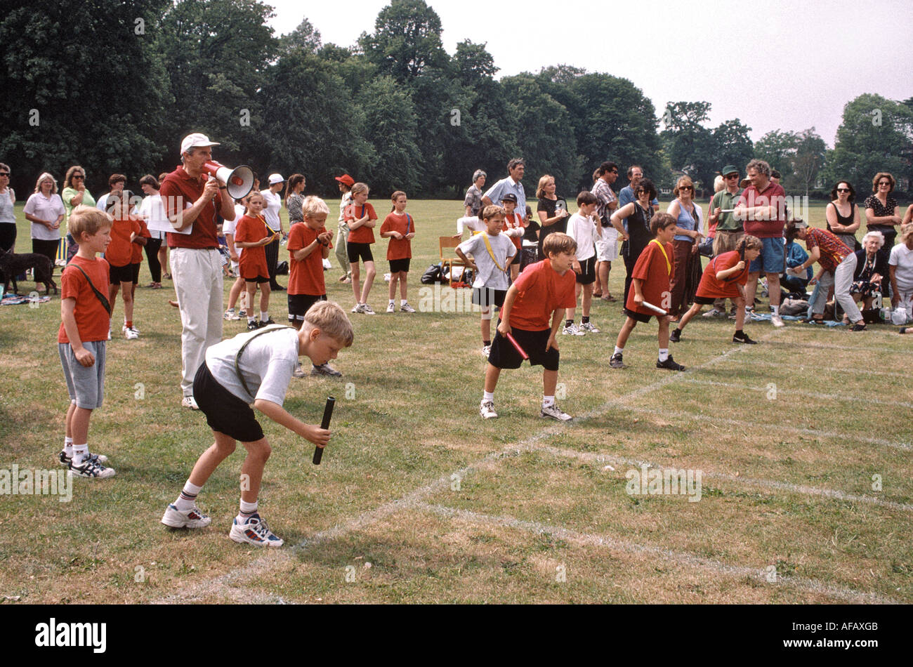 primary school sports day Stock Photo - Alamy