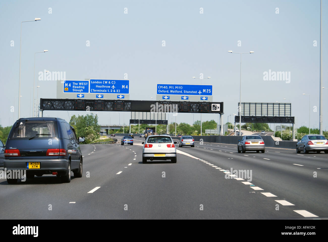 M25 Motorway at Junction 15 to the M4, Greater London, England, United ...